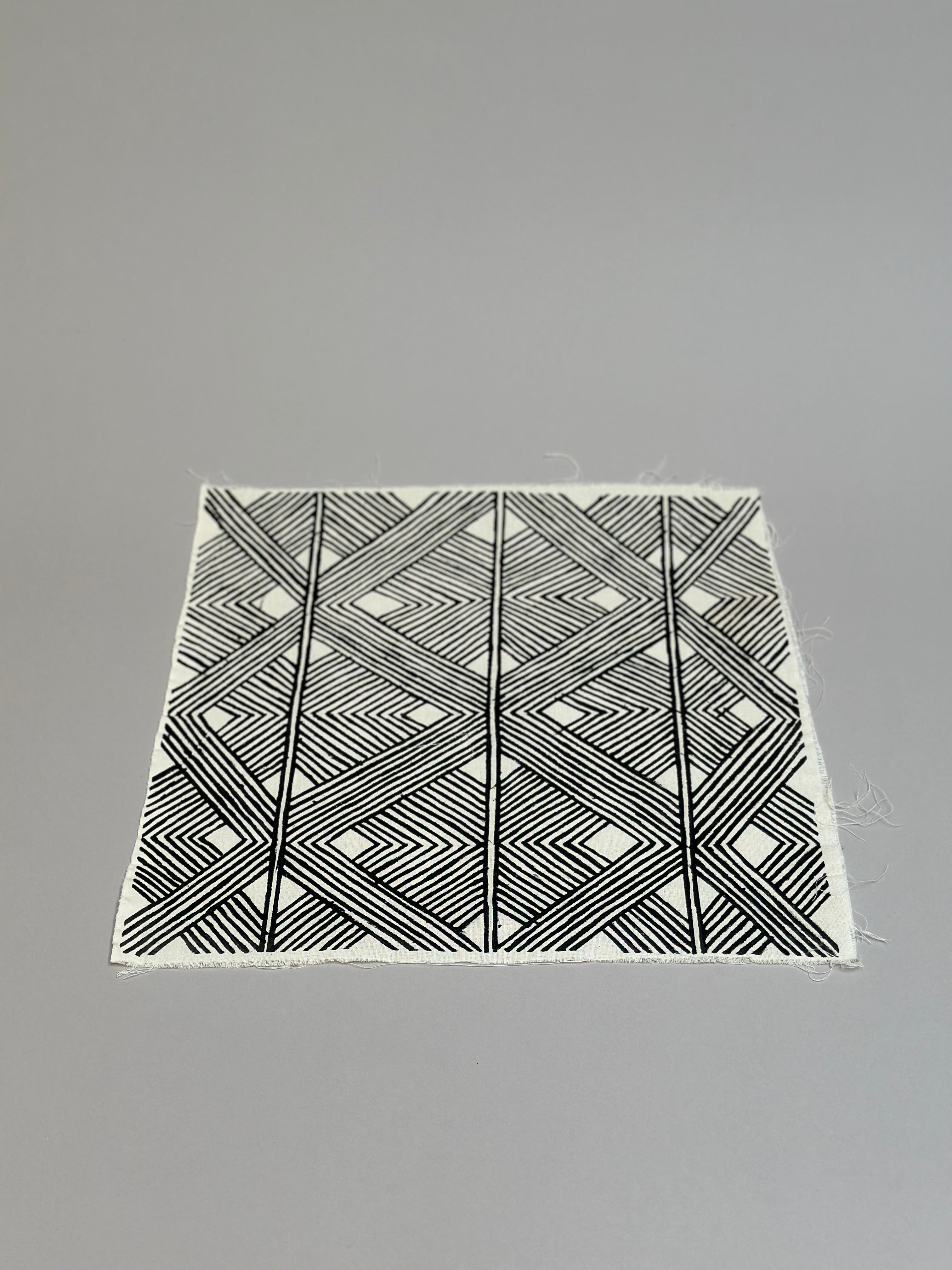 18" x 18" Jenipapo Graphism by Kayapo – Incausa