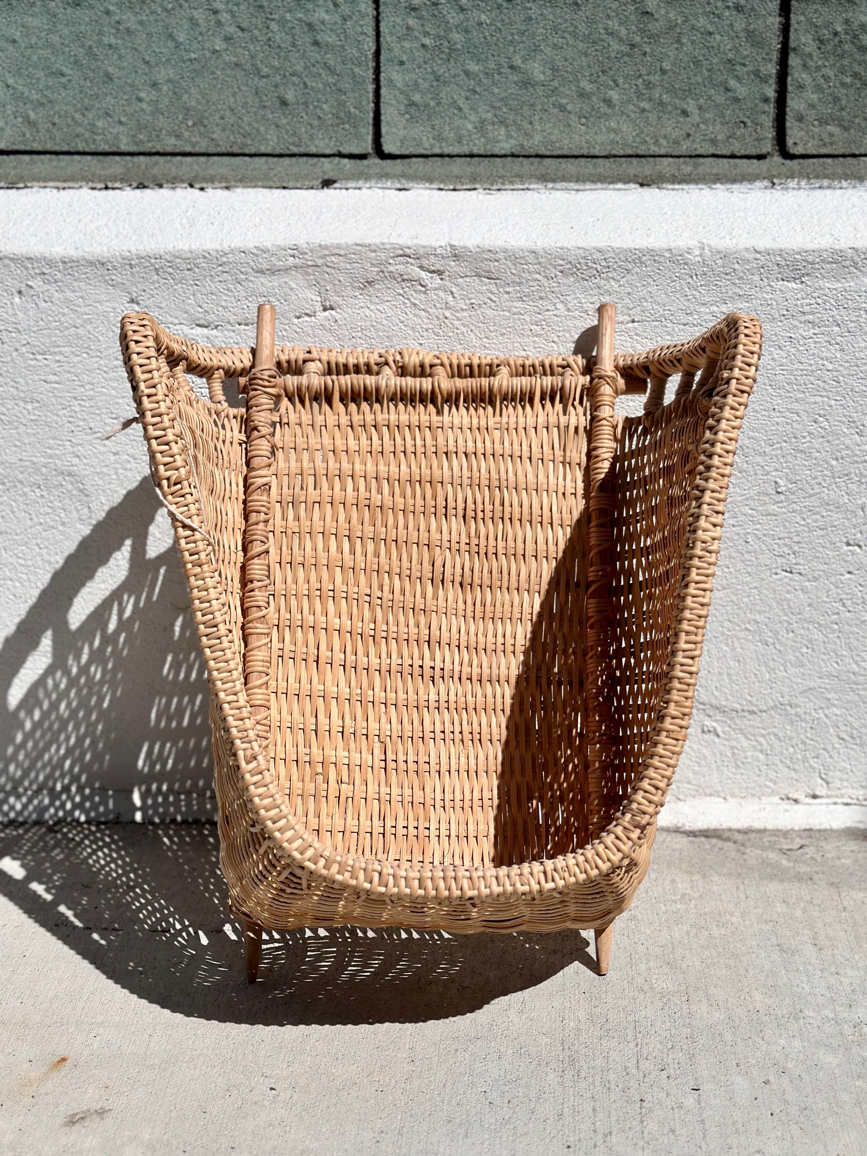Hand-woven backpack by Yanomami – Incausa